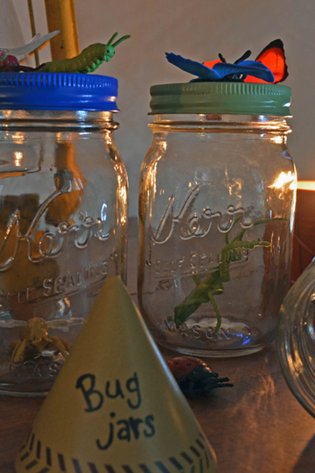 camping-party-bug-jars - American Lifestyle Magazine