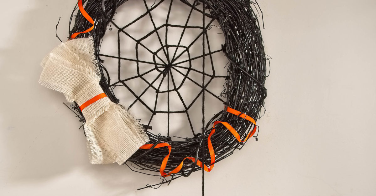 Spooky Spider Web Wreath - American Lifestyle Magazine