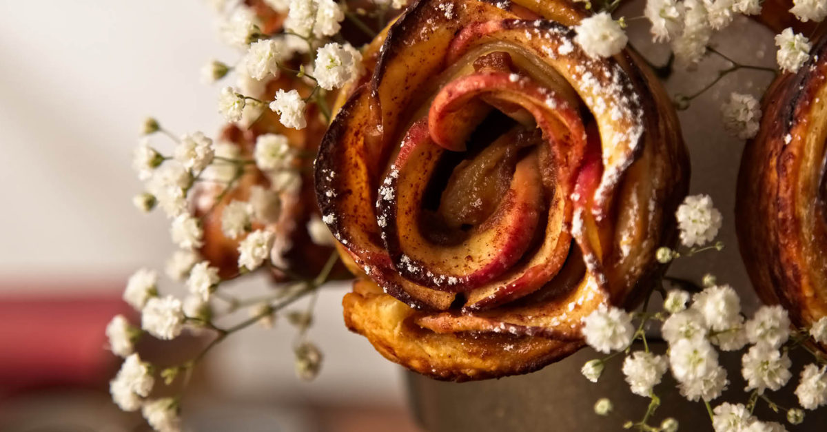 Delicate Apple Rose Pastries - American Lifestyle Magazine