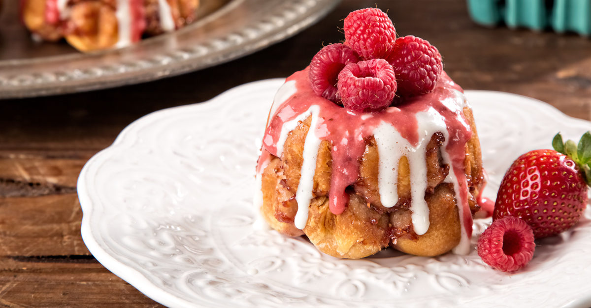 Miniature Berry Monkey Bread - American Lifestyle Magazine