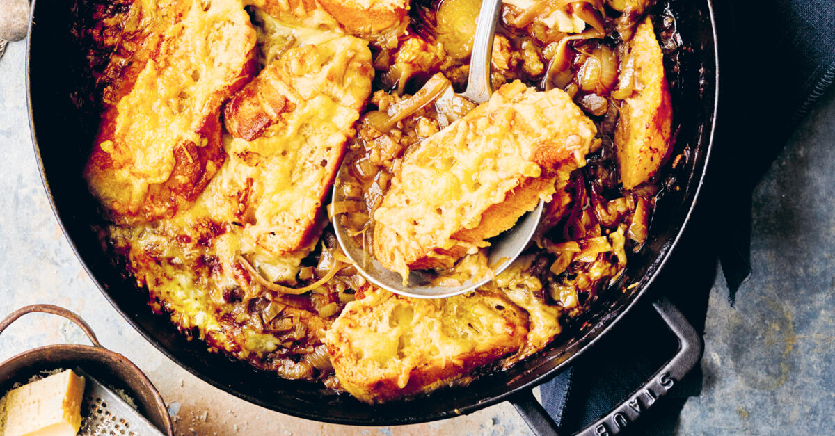 Baked French Onion Soup with Gruyere Topping - American Lifestyle Magazine